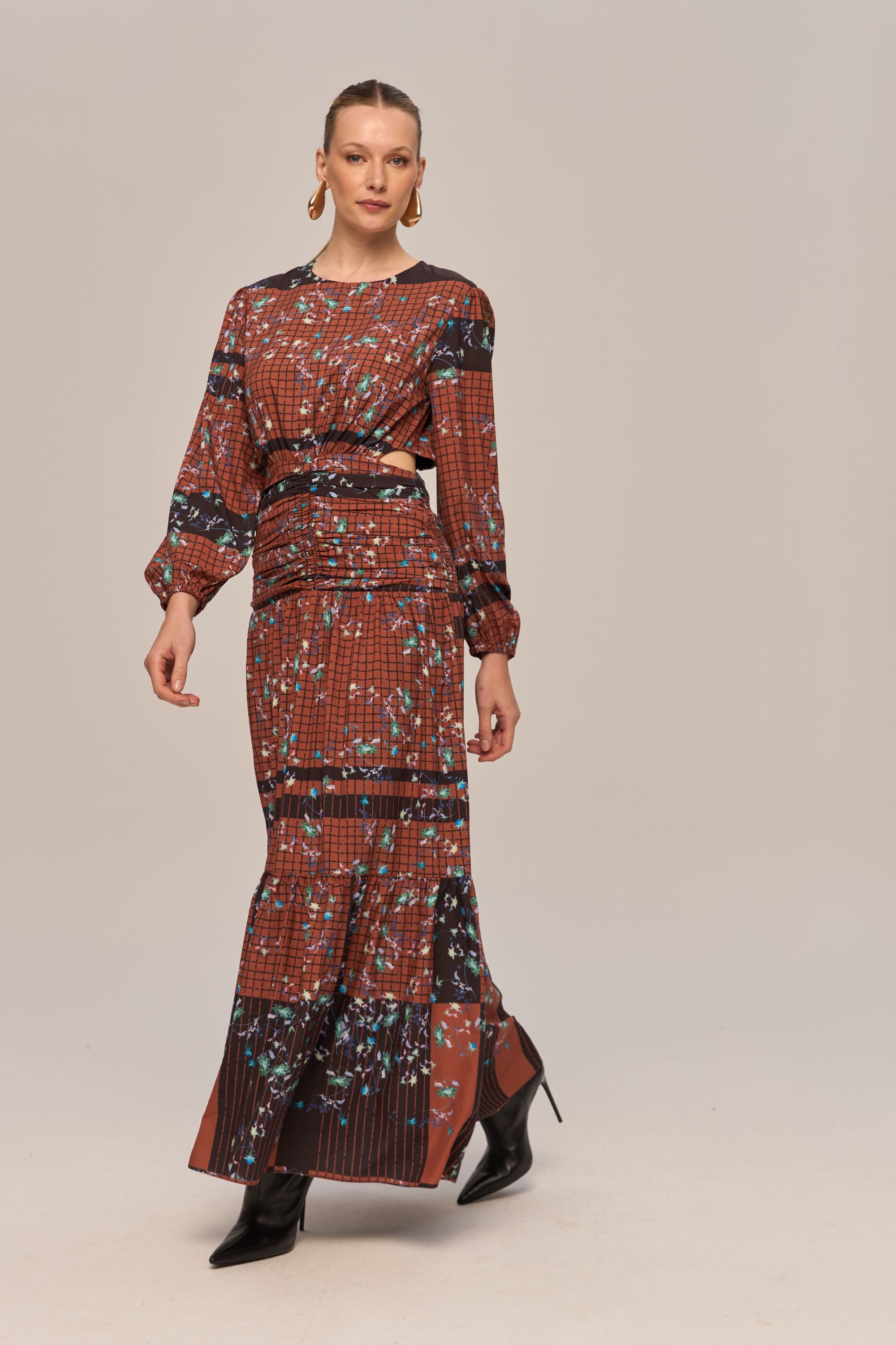 VESTIDO MIDI COM FRANZIDOS